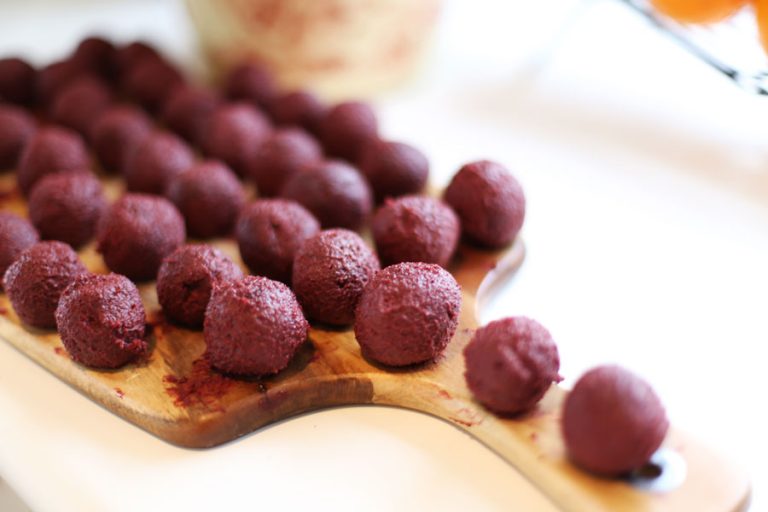 RECIPE: Green Tea, Beetroot and Chocolate Raw Truffles